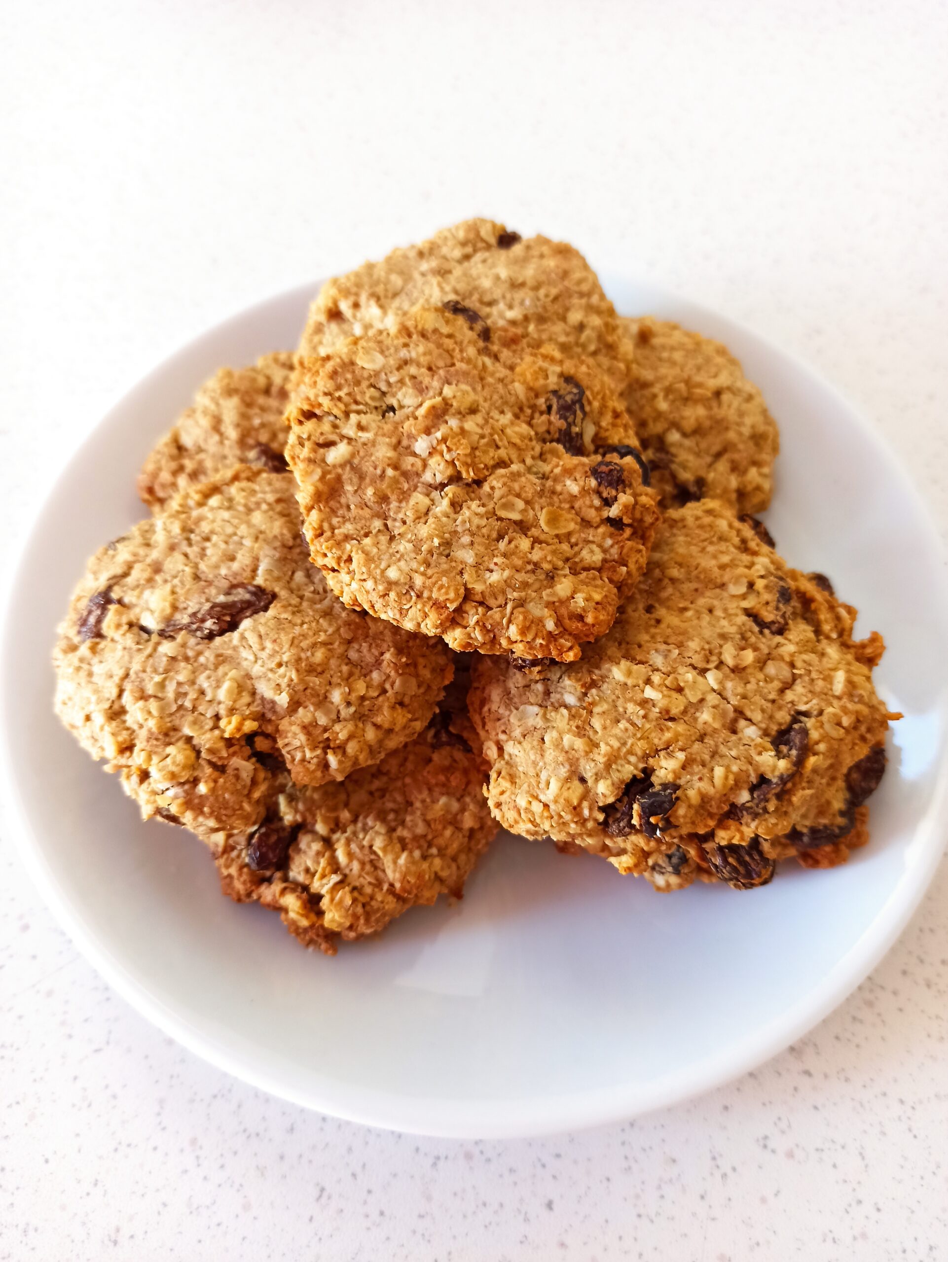 Easy oatmeal raisin cookies - Veggy Malta