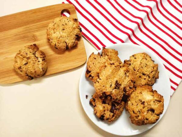 Almond chocolate chip cookies - Veggy Malta