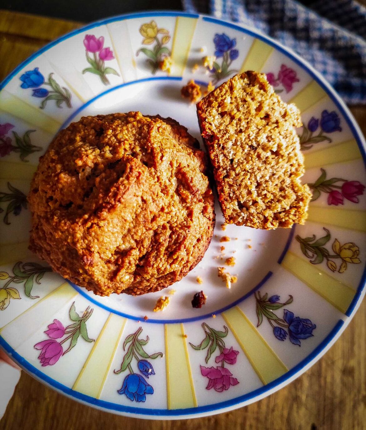 Applesauce Oat Muffins - Veggy Malta
