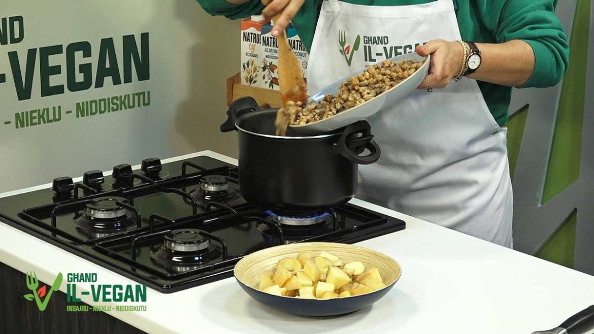 Vegan Beef (Soy) Stew - Veggy Malta