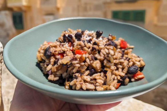 Fresh vegetable salad with rice - Veggy Malta